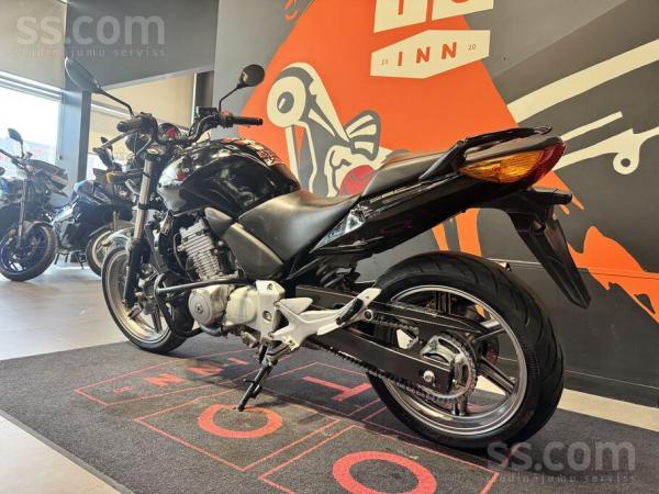 Honda CB 500F 2006 in Riga, with an engine capacity of 0.50 L and mileage of 0 thousand km for 1999 €, photo 4 on AUTOMOTO.COM.LV