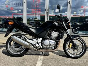 Honda CB 500F 2006 in Riga, with an engine capacity of 0.50 L and mileage of 0 thousand km for 1999 €, photo 6 on AUTOMOTO.COM.LV