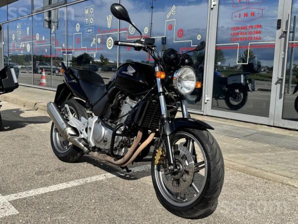 Honda CB 500F 2006 in Riga, with an engine capacity of 0.50 L and mileage of 0 thousand km for 1999 €, photo 7 on AUTOMOTO.COM.LV