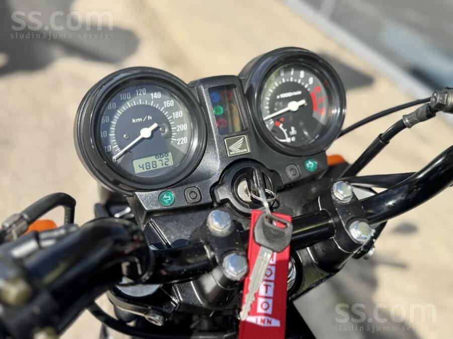 Honda CB 500F 2006 in Riga, with an engine capacity of 0.50 L and mileage of 0 thousand km for 1999 €, photo 8 on AUTOMOTO.COM.LV