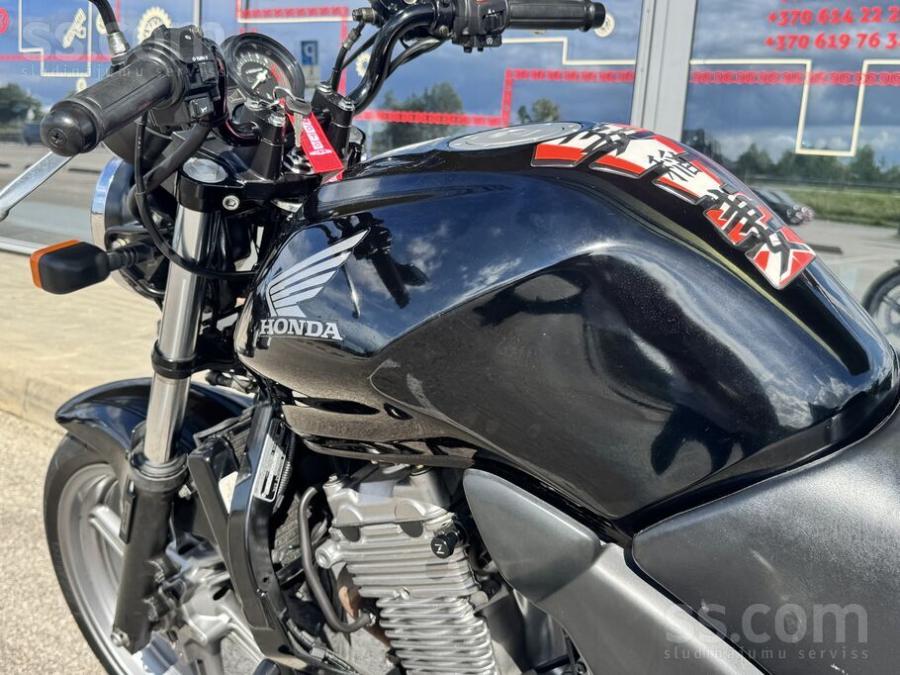 Honda CB 500F 2006 in Riga, with an engine capacity of 0.50 L and mileage of 0 thousand km for 1999 €, photo 11 on AUTOMOTO.COM.LV
