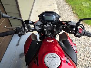 Red Honda CB 500F 2014 in Pasvalys, with an engine capacity of 0.50 L and mileage of 60 thousand km for 1749 €, photo 15 on AUTOMOTO.COM.LV