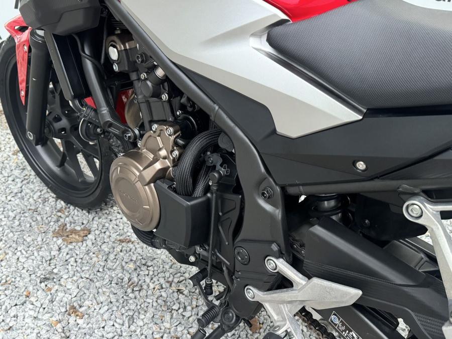 Red Honda CB 500F 2019 in Vilnius, with an engine capacity of 0.47 L and mileage of 16 thousand km for 4850 €, photo 9 on AUTOMOTO.COM.LV