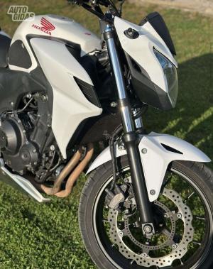 Balts Honda CB 500F 2013 Alīta, ar dzinēja tilpumu 0.50 L un nobraukumu 52 tūkst. km par 3200 €, foto 7 vietnē AUTOMOTO.COM.LV
