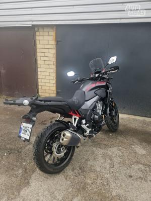Черный Хонда CB 500X 2020 в Вильнюс, объемом двигателя 0.50 л и пробегом 37 тыс. км за 4850 €, фото 4 на AUTOMOTO.COM.LV