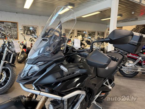 Black Honda CB 500X 2024 in Tallinn, with an engine capacity of 0.47 L and mileage of 15 thousand km for 5990 €, photo 11 on AUTOMOTO.COM.LV