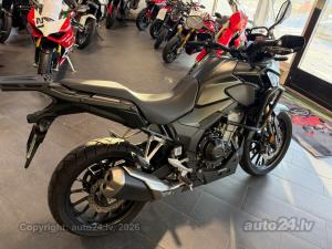 Pelēks Honda CB 500X 2023 Tallina, ar dzinēja tilpumu 0.47 L un nobraukumu 4 tūkst. km par 5990 €, foto 3 vietnē AUTOMOTO.COM.LV