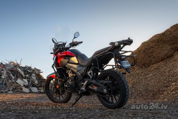 Красный Хонда CB 500X 2023 в Таллин, объемом двигателя 0.47 л и пробегом 29 тыс. км за 5400 €, фото 4 на AUTOMOTO.COM.LV