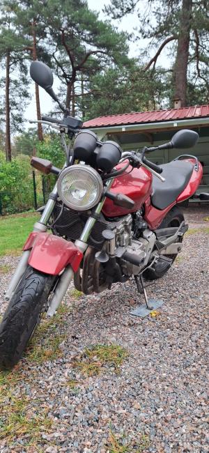 Черный Хонда CB 600F 2001 в Таллин, объемом двигателя 0.60 л и пробегом 42 тыс. км за 1700 €, фото 4 на AUTOMOTO.COM.LV