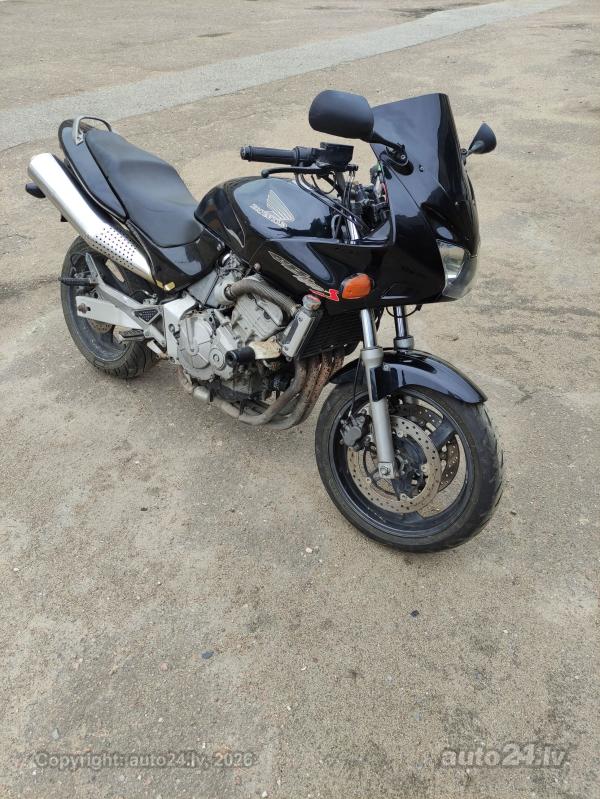 Черный Хонда CB 600F 2001 в Силламяэ, объемом двигателя 0.60 л и пробегом 23 тыс. км за 1600 €, фото 1 на AUTOMOTO.COM.LV