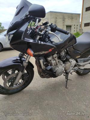Черный Хонда CB 600F 2001 в Силламяэ, объемом двигателя 0.60 л и пробегом 23 тыс. км за 1600 €, фото 4 на AUTOMOTO.COM.LV
