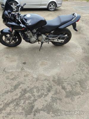 Черный Хонда CB 600F 2001 в Силламяэ, объемом двигателя 0.60 л и пробегом 23 тыс. км за 1600 €, фото 6 на AUTOMOTO.COM.LV