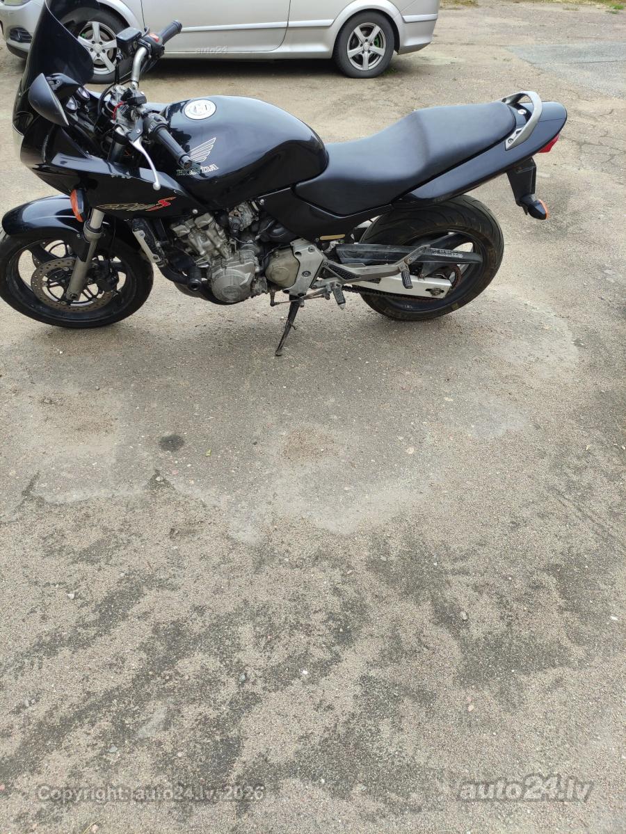 Черный Хонда CB 600F 2001 в Силламяэ, объемом двигателя 0.60 л и пробегом 23 тыс. км за 1600 €, фото 6 на AUTOMOTO.COM.LV
