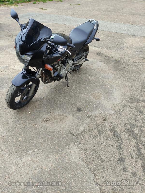 Черный Хонда CB 600F 2001 в Силламяэ, объемом двигателя 0.60 л и пробегом 23 тыс. км за 1600 €, фото 6 на AUTOMOTO.COM.LV