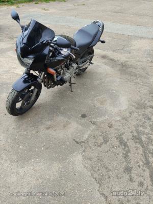 Черный Хонда CB 600F 2001 в Силламяэ, объемом двигателя 0.60 л и пробегом 23 тыс. км за 1600 €, фото 7 на AUTOMOTO.COM.LV