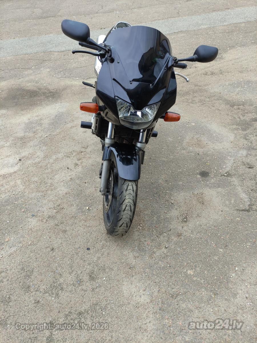 Черный Хонда CB 600F 2001 в Силламяэ, объемом двигателя 0.60 л и пробегом 23 тыс. км за 1600 €, фото 8 на AUTOMOTO.COM.LV