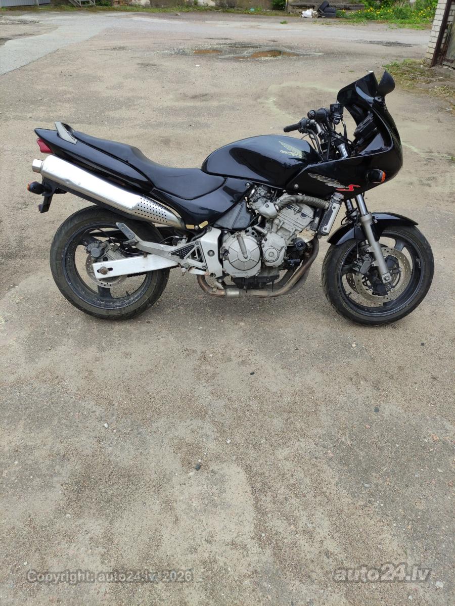 Черный Хонда CB 600F 2001 в Силламяэ, объемом двигателя 0.60 л и пробегом 23 тыс. км за 1600 €, фото 9 на AUTOMOTO.COM.LV