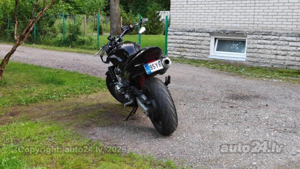 Black Honda CB 600F 2001 in Tallinn, with an engine capacity of 0.00 L and mileage of 39 thousand km for 2200 €, photo 4 on AUTOMOTO.COM.LV