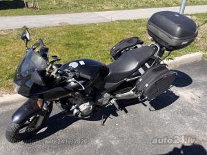 Melns Honda CB 600F 2003 Tallina, ar dzinēja tilpumu 0.60 L un nobraukumu 42 tūkst. km par 2300 €, foto  vietnē AUTOMOTO.COM.LV