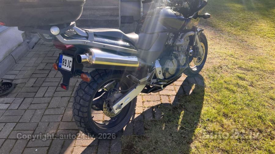 Melns Honda CB 600F 2003 Tallina, ar dzinēja tilpumu 0.60 L un nobraukumu 42 tūkst. km par 2300 €, foto 9 vietnē AUTOMOTO.COM.LV