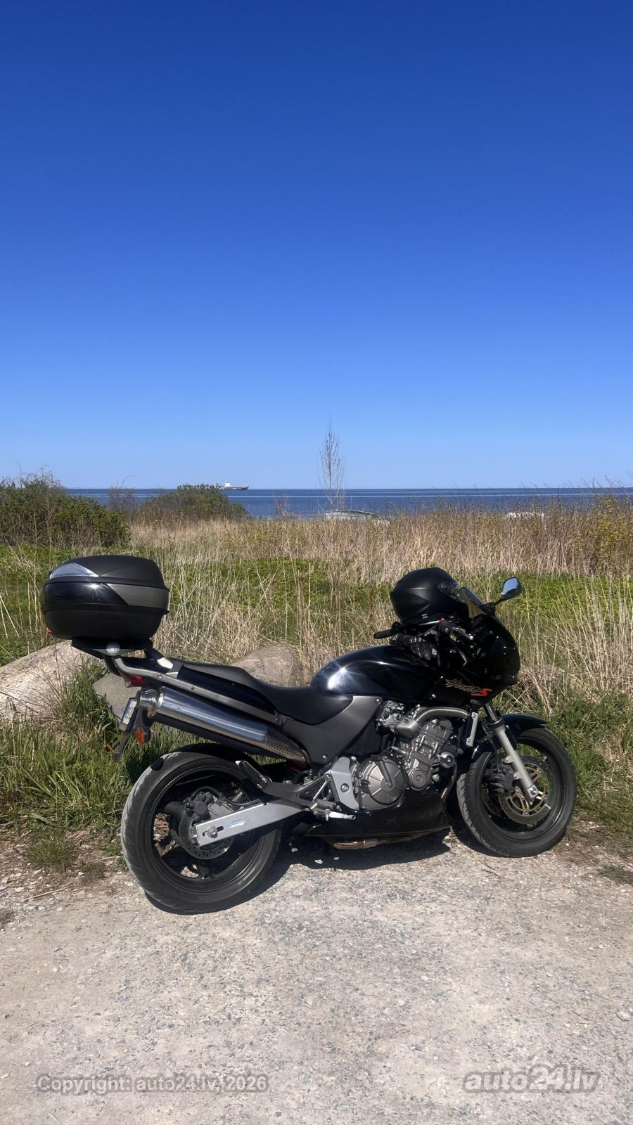 Melns Honda CB 600F 2003 Tallina, ar dzinēja tilpumu 0.60 L un nobraukumu 42 tūkst. km par 2300 €, foto 10 vietnē AUTOMOTO.COM.LV