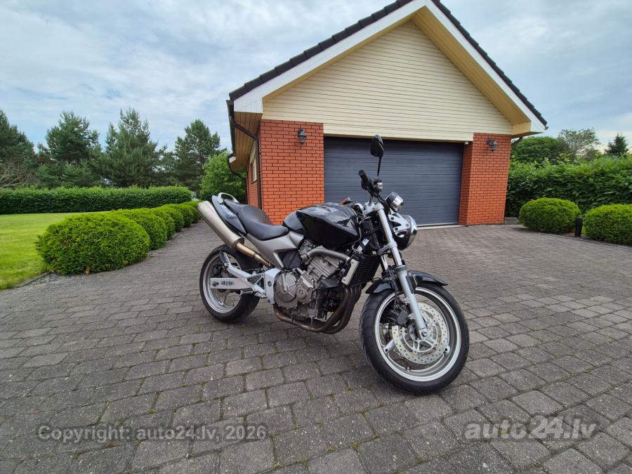 Черный Хонда CB 600F 2003 в Тарту, объемом двигателя 0.60 л и пробегом 19 тыс. км за 1800 €, фото 1 на AUTOMOTO.COM.LV