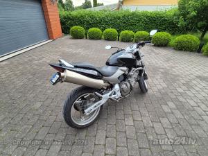 Черный Хонда CB 600F 2003 в Тарту, объемом двигателя 0.60 л и пробегом 19 тыс. км за 1800 €, фото 9 на AUTOMOTO.COM.LV