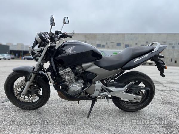 Melns Honda CB 600F 2004 Tallina, ar dzinēja tilpumu 0.60 L un nobraukumu 0 tūkst. km par 1999 €, foto 2 vietnē AUTOMOTO.COM.LV