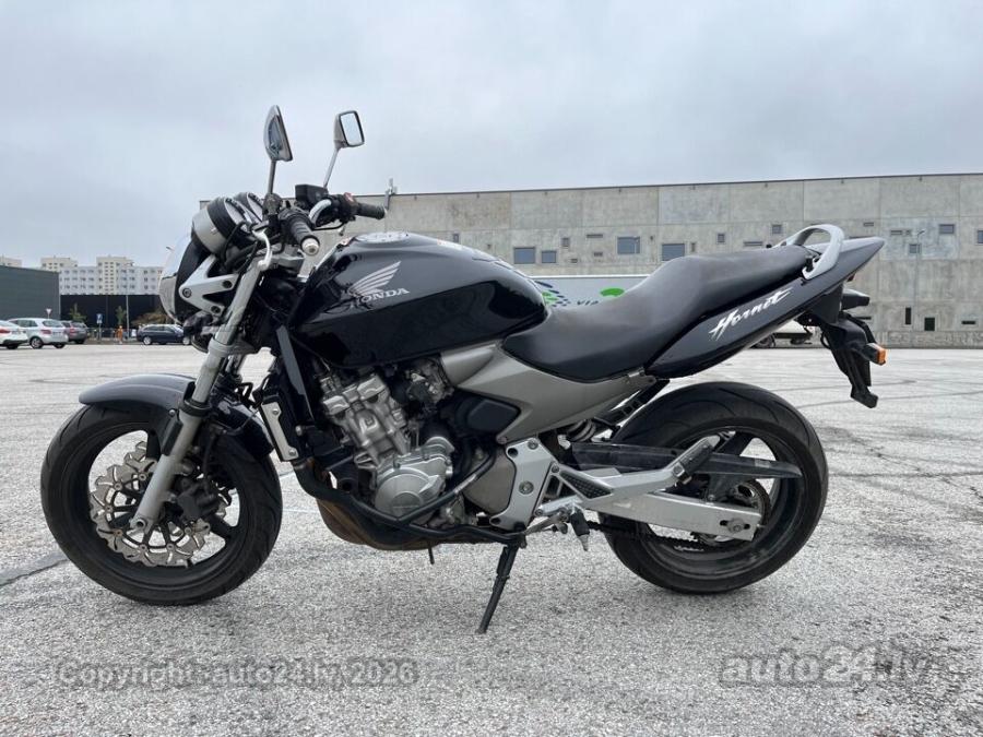 Black Honda CB 600F 2004 in Tallinn, with an engine capacity of 0.60 L and mileage of 0 thousand km for 1999 €, photo 7 on AUTOMOTO.COM.LV