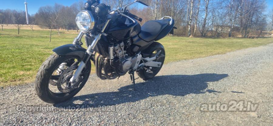 Черный Хонда CB 600F 2004 в Таллин, объемом двигателя 0.00 л и пробегом 41 тыс. км за 2700 €, фото 3 на AUTOMOTO.COM.LV