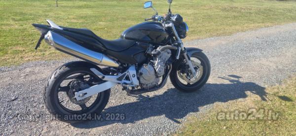 Черный Хонда CB 600F 2004 в Таллин, объемом двигателя 0.00 л и пробегом 41 тыс. км за 2700 €, фото 3 на AUTOMOTO.COM.LV