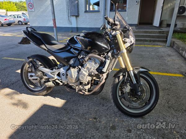 Black Honda CB 600F 2005 in Tallinn, with an engine capacity of 0.60 L and mileage of 41 thousand km for 1700 €, photo 2 on AUTOMOTO.COM.LV