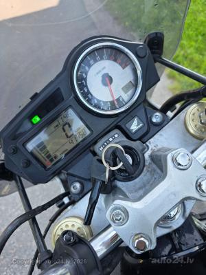 Черный Хонда CB 600F 2005 в Таллин, объемом двигателя 0.60 л и пробегом 41 тыс. км за 1700 €, фото 4 на AUTOMOTO.COM.LV