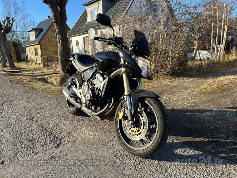 Черный Хонда CB 600F 2008 в Пярну, объемом двигателя 0.60 л и пробегом 37 тыс. км за 3800 €, фото 1 на AUTOMOTO.COM.LV