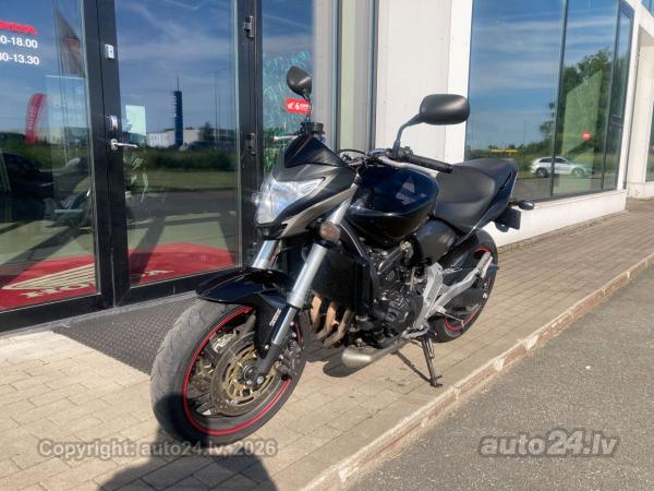 Black Honda CB 600F 2012 in Tallinn, with an engine capacity of 0.00 L and mileage of 31 thousand km for 4250 €, photo 3 on AUTOMOTO.COM.LV