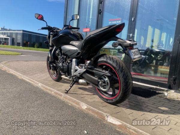 Black Honda CB 600F 2012 in Tallinn, with an engine capacity of 0.00 L and mileage of 31 thousand km for 4250 €, photo 4 on AUTOMOTO.COM.LV