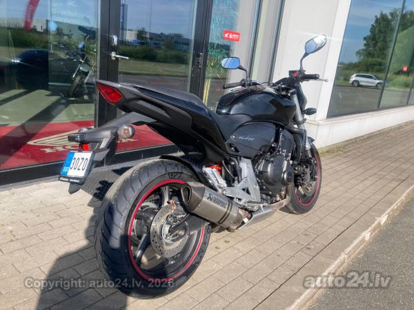 Black Honda CB 600F 2012 in Tallinn, with an engine capacity of 0.00 L and mileage of 31 thousand km for 4250 €, photo 7 on AUTOMOTO.COM.LV