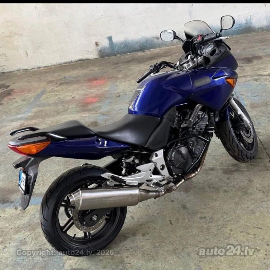 Zils Honda CB 600F 2007 Paide, ar dzinēja tilpumu 0.60 L un nobraukumu 52 tūkst. km par 1600 €, foto 3 vietnē AUTOMOTO.COM.LV