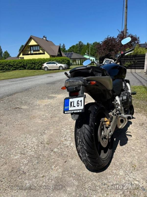 Grey Honda CB 600F 2007 in Parnu, with an engine capacity of 0.60 L and mileage of 40 thousand km for 3300 €, photo 2 on AUTOMOTO.COM.LV