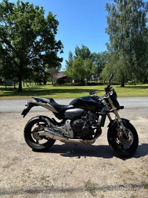 Pelēks Honda CB 600F 2007 Pērnava, ar dzinēja tilpumu 0.60 L un nobraukumu 40 tūkst. km par 3300 €, foto 4 vietnē AUTOMOTO.COM.LV