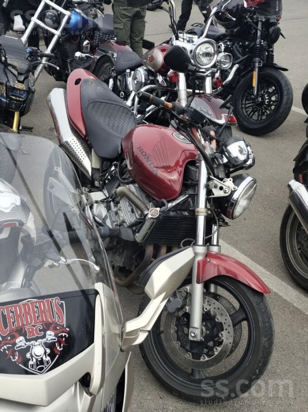 Хонда CB 600F 2000 в Рига, объемом двигателя 0.60 л и пробегом 0 тыс. км за 1800 €, фото 1 на AUTOMOTO.COM.LV