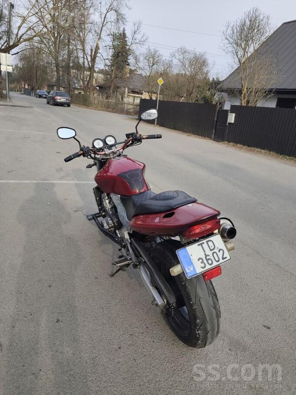 Хонда CB 600F 2000 в Рига, объемом двигателя 0.60 л и пробегом 0 тыс. км за 1800 €, фото 3 на AUTOMOTO.COM.LV