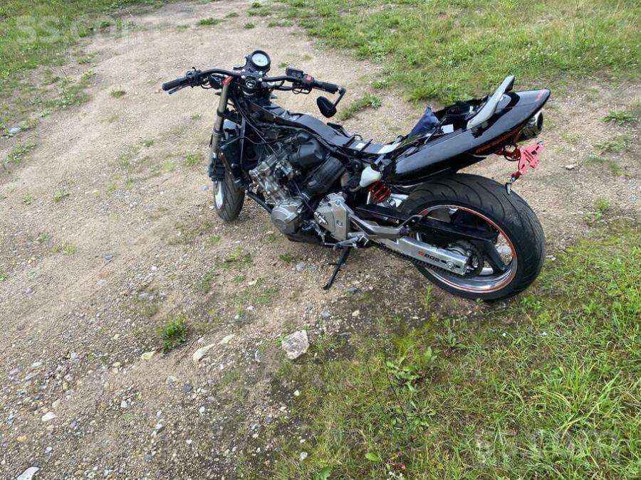Honda CB 600F 2002 in Daugavpils, with an engine capacity of 0.60 L and mileage of 0 thousand km for 998 €, photo 5 on AUTOMOTO.COM.LV