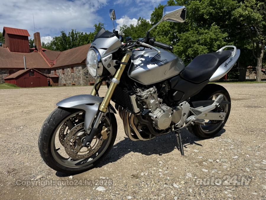 Хонда CB 600F 2005 в Вильянди, объемом двигателя 0.60 л и пробегом 38 тыс. км за 2300 €, фото 4 на AUTOMOTO.COM.LV