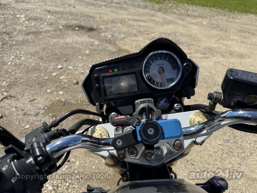 Хонда CB 600F 2005 в Вильянди, объемом двигателя 0.60 л и пробегом 38 тыс. км за 2300 €, фото 6 на AUTOMOTO.COM.LV