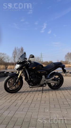 Honda CB 600F 2007 in Liepaja, with an engine capacity of 0.60 L and mileage of 0 thousand km for 3250 €, photo 2 on AUTOMOTO.COM.LV
