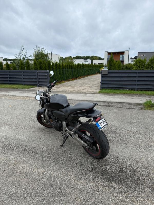 Honda CB 600F 2007 Tallina, ar dzinēja tilpumu 0.60 L un nobraukumu 42 tūkst. km par 2800 €, foto 5 vietnē AUTOMOTO.COM.LV