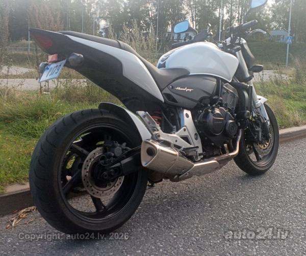 Honda CB 600F 2013 in Tallinn, with an engine capacity of 0.60 L and mileage of 23 thousand km for 4500 €, photo 5 on AUTOMOTO.COM.LV