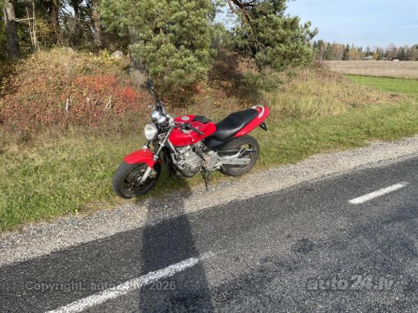 Sarkans Honda CB 600F 1999 Tallina, ar dzinēja tilpumu 0.60 L un nobraukumu 70 tūkst. km par 2000 €, foto 1 vietnē AUTOMOTO.COM.LV