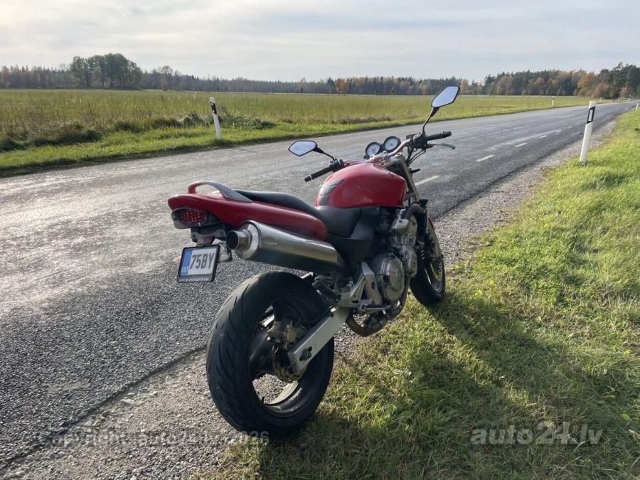 Красный Хонда CB 600F 1999 в Таллин, объемом двигателя 0.60 л и пробегом 70 тыс. км за 2000 €, фото 3 на AUTOMOTO.COM.LV